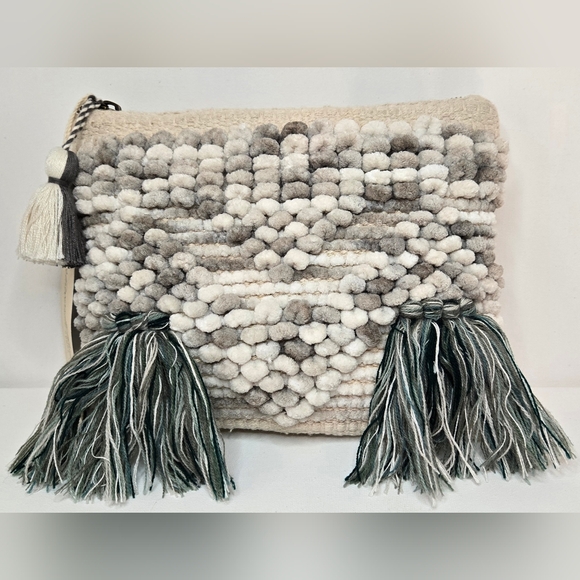Universal Thread | Bags | Universal Thread Gray And Cream Woven ...